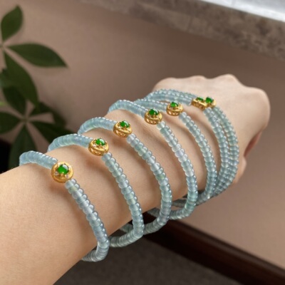 掌中翠翡翠A货高冰种起光浅蓝水