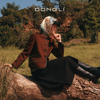 东黎山羊绒女士皮边短款羊绒大衣