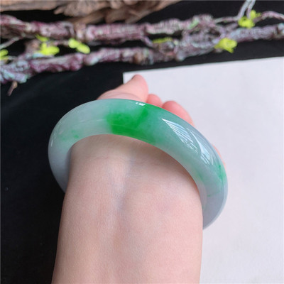 5月新品 鸿玉翡翠54圈口冰糯种春彩飘阳绿正圈玉手镯女款41T20430