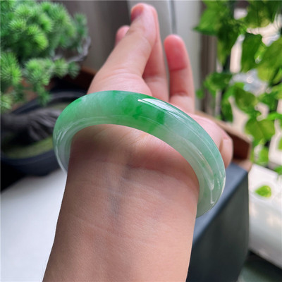 9月新品 鸿玉翡翠56圈口冰种飘阳绿正圈玉手镯女款正品6S20918