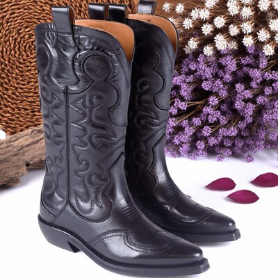 欧美雕花刺绣牛皮尖头骑马牛仔靴