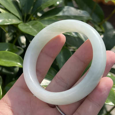新疆天山翠手镯飘花玉镯女款雪翠圆条内径57.8mm平安镯F