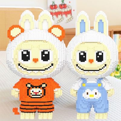 拉布布2025新款创意虎衣背带布布小颗粒积木儿童益智拼装玩具摆件