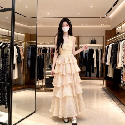 ICELOLLY度假风收腰蛋糕裙v领吊带连衣裙女春夏特别漂亮掐腰裙子