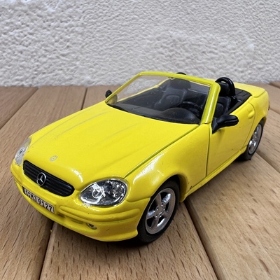 1:43奔驰SLK320汽车合金模型摆件敞篷跑车场景摆设