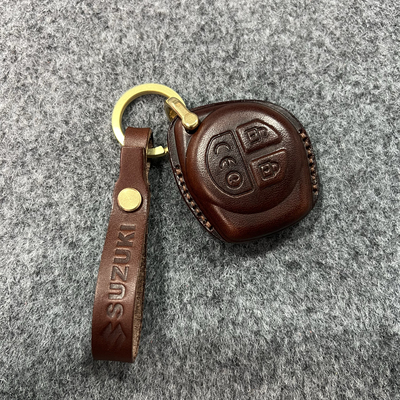 适用铃木雨燕奥拓启悦钥匙套吉姆尼JIMNY扣天语SX4包壳手工牛皮套