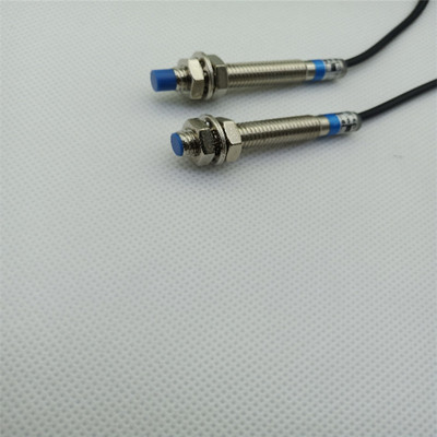M8电感式接近开关LJA8M-2P1三线PNP常开5V12V24V36V感应金属2MM