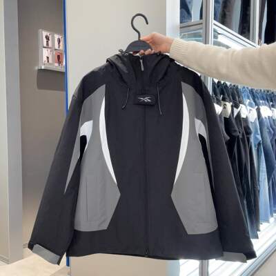 太平鸟男士简约时尚夹克B2BCF1301