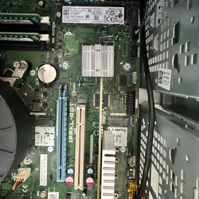 戴尔主机 dell t3650 ~准系统。外了有划痕掉漆 议价