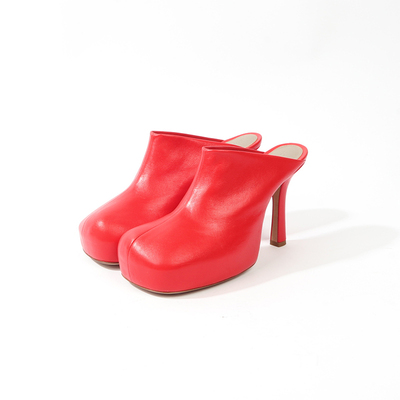 37码 BO0TTEGA VE0NETA 红色油润牛皮时装单鞋 1510