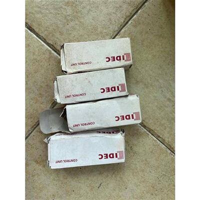 议价全新和泉按钮型号ALFW22211DG共四个货号为单