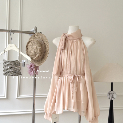 Mamount-26年春款纯欲氛围感半高挂脖系带露肩灯笼袖上衣小20028