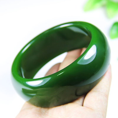 和田浅绿色a货翡翠蜀黍碧玉手镯