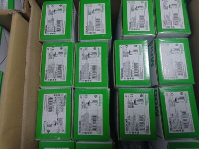 施耐德241系列TM241C24R，TM241C24T，TM