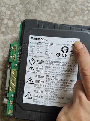 松下MADDT1205003伺服电机驱动器 100W