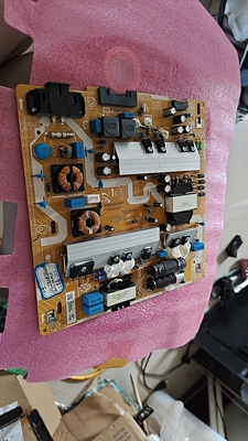 三星 LH65QMREBGCXXF 电源板 BN44-00954B F65E6-RHS 原装拆机上