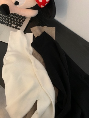 软糯百搭基础色纸片人打底衫