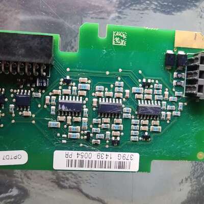 众桦伟肯变频器IO卡 OPTD7 379G PC00379E 全议价