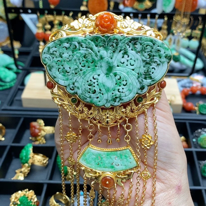 翡翠台湾工吊坠