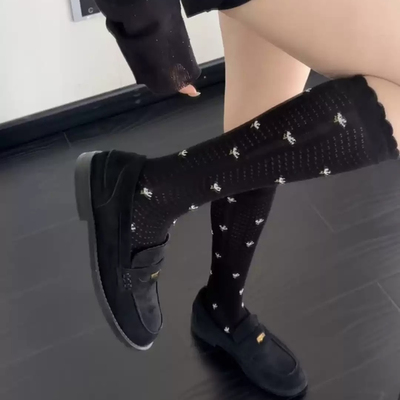 allblack的一天!!镂空碎花无法拒绝~高质感!可堆可直的小腿堆堆袜