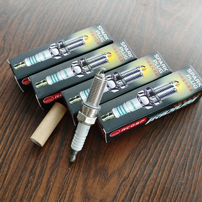 适配奔驰W204 M271火花塞C180 C200 C230 E200 C220 CLK SLK W203