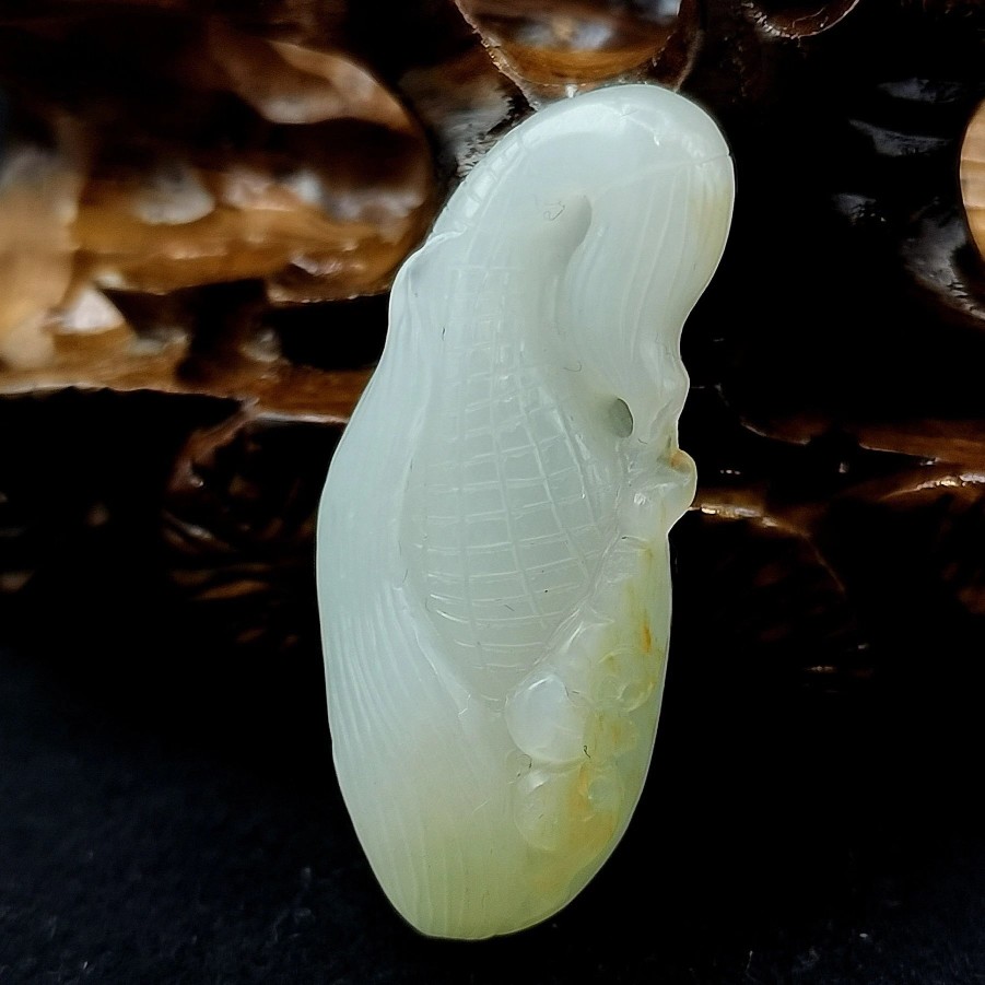 和田玉玉米吊坠,新疆和田玉籽料多子多福,一级白,侧面有原皮。