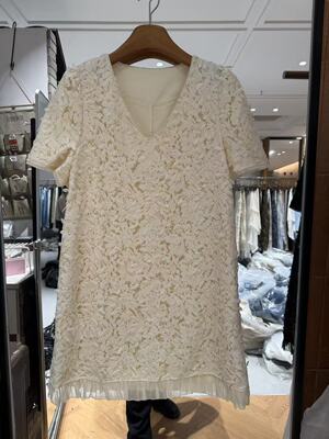 欧洲站2026新款欧货轻奢感V领网纱拼接洋气百搭钩花连衣裙26698