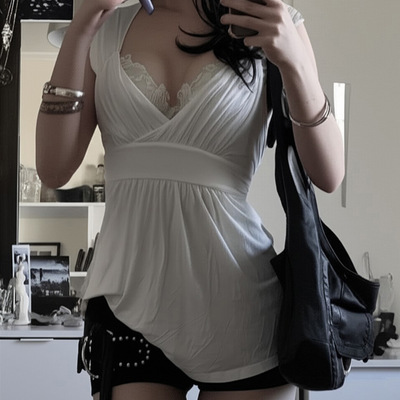 夏日纯欲低胸蕾丝拼接v领打褶娃娃摆t恤少女感收腰短袖上衣