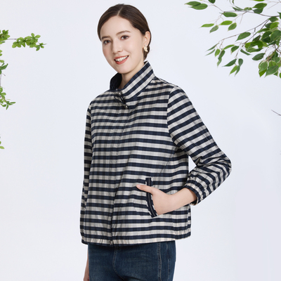 赏心岁月中年妈妈2026春装新款条纹外套薄款洋气高贵大码风衣正品