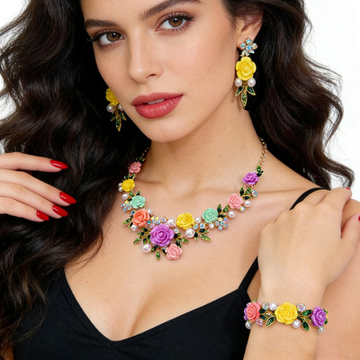 Camellianecklacebraceletear
