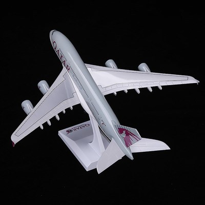 新年28CcM带轮子带灯仿真飞机模型卡塔尔航空A380民航空客客机礼