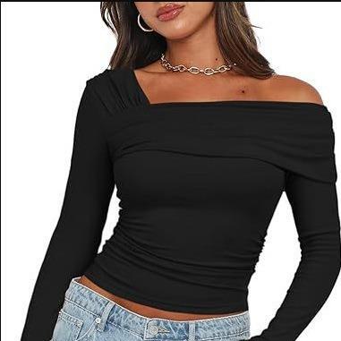 Women's single shoulder long sleeved shirt with pleats for