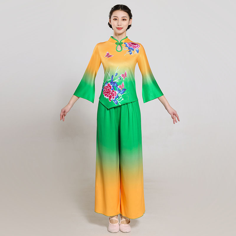 新款广场舞演出服中国风扇子舞秧歌舞蹈服中老年古典舞表演服套装