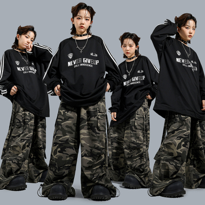 街舞儿童演出服嘻哈男童迷彩工装裤套装潮酷少儿hiphop架子鼓服装