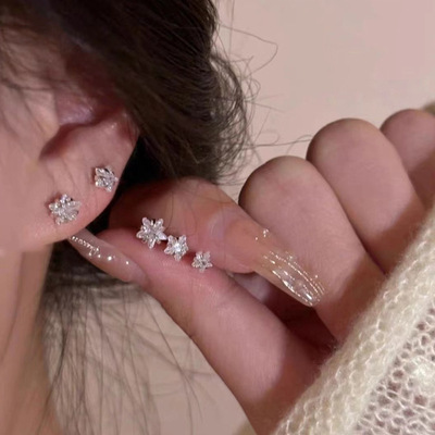 999通体足银五角星锆石耳钉女