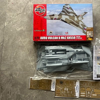 Airfix 1/72 火神轰炸机模型 配全套蚀刻片套改，成色如图现货。