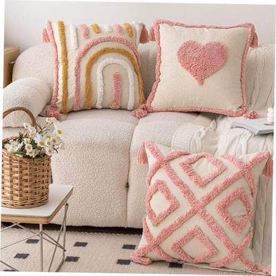 粉色簇绒沙发抱枕小清新
