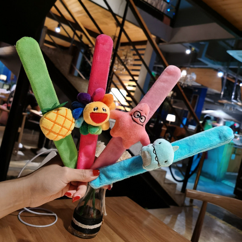 网红可爱卡通啪啪圈创意毛绒小熊情侣拍拍圈手环婚庆抛洒娃娃礼物