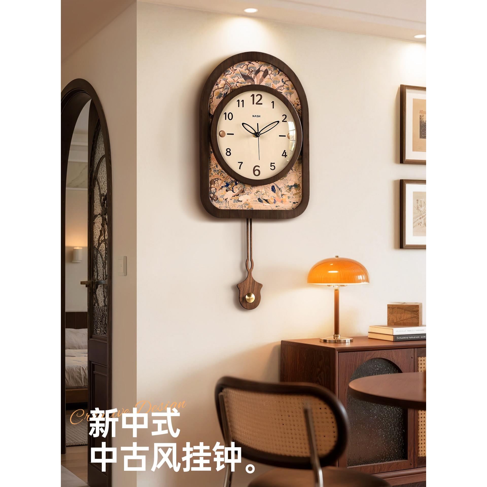 客厅挂钟2025新款挂画钟表现代家用高级感覆古艺术挂墙中古风时钟