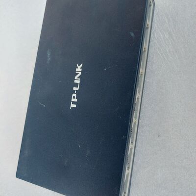 TP-LINK   8口百兆交换机TL-SF1008D