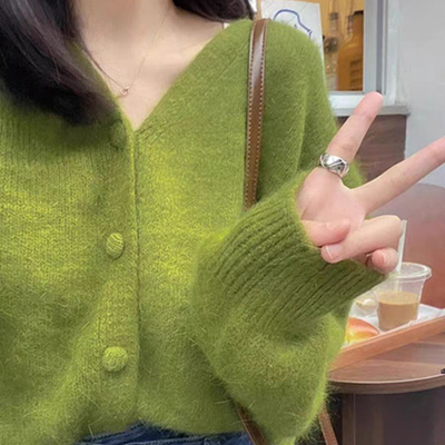 亿雪绒绿色毛衣2025春季新款