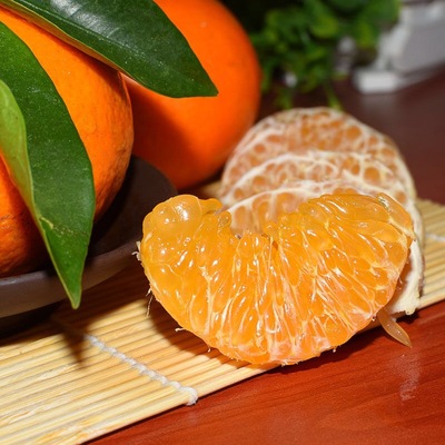 当季新鲜现摘甜蜜多汁