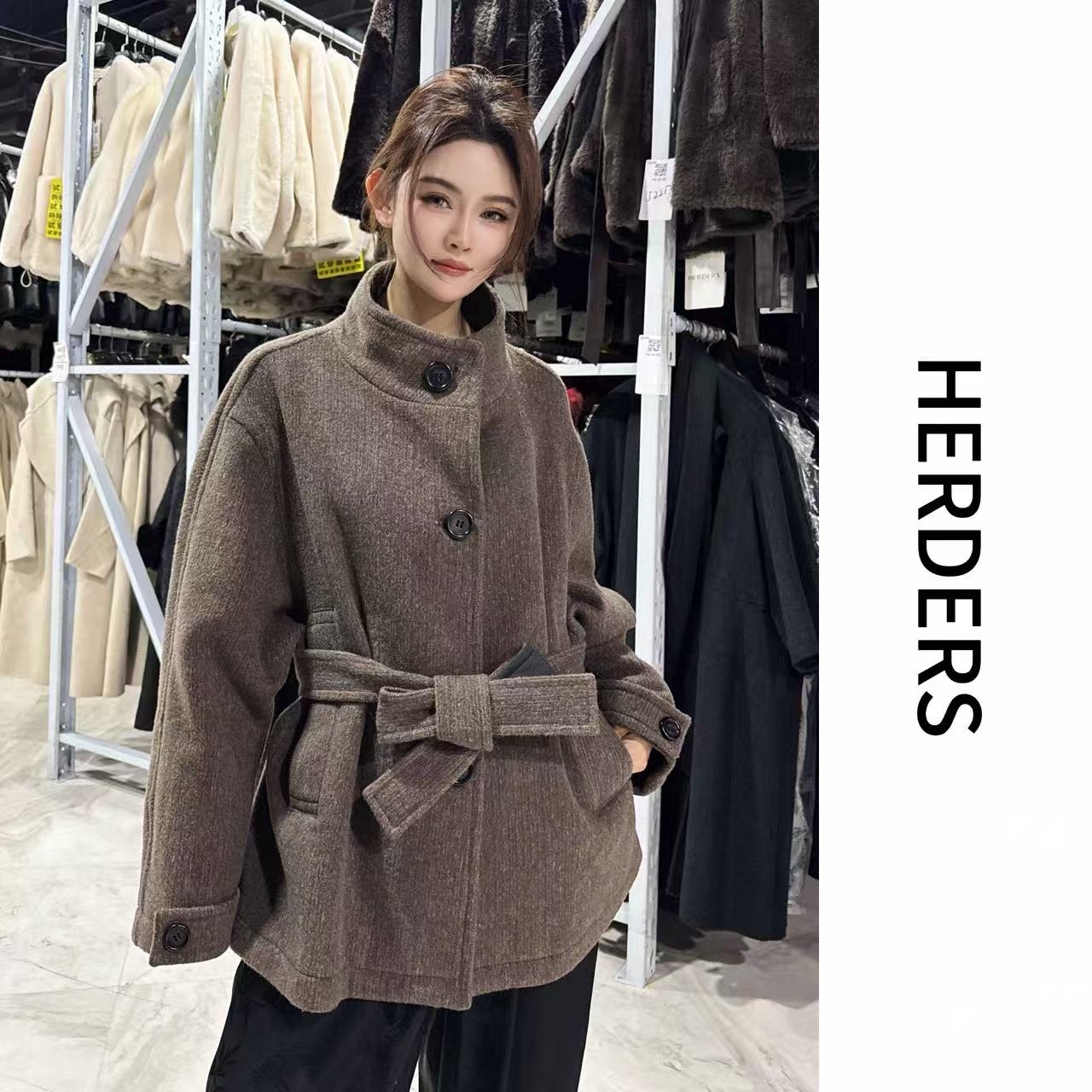 HERDERS 26年新款中长款l立领纽扣系带款粗纺外套 50357