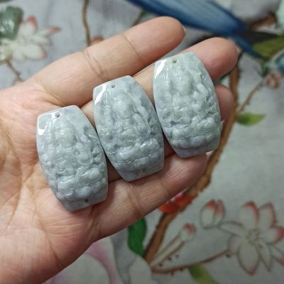 天然翡翠吊坠佛公大势至菩萨牌