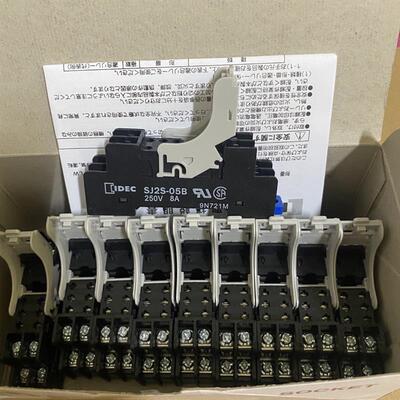 继电器RJ2S-CL-D24 电压24VDC 原厂和泉 底座SJ2S-05B整套带座8脚