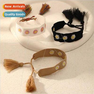 ttle Daisy HEmbroidered Braided Bracelet Men Women Accessori