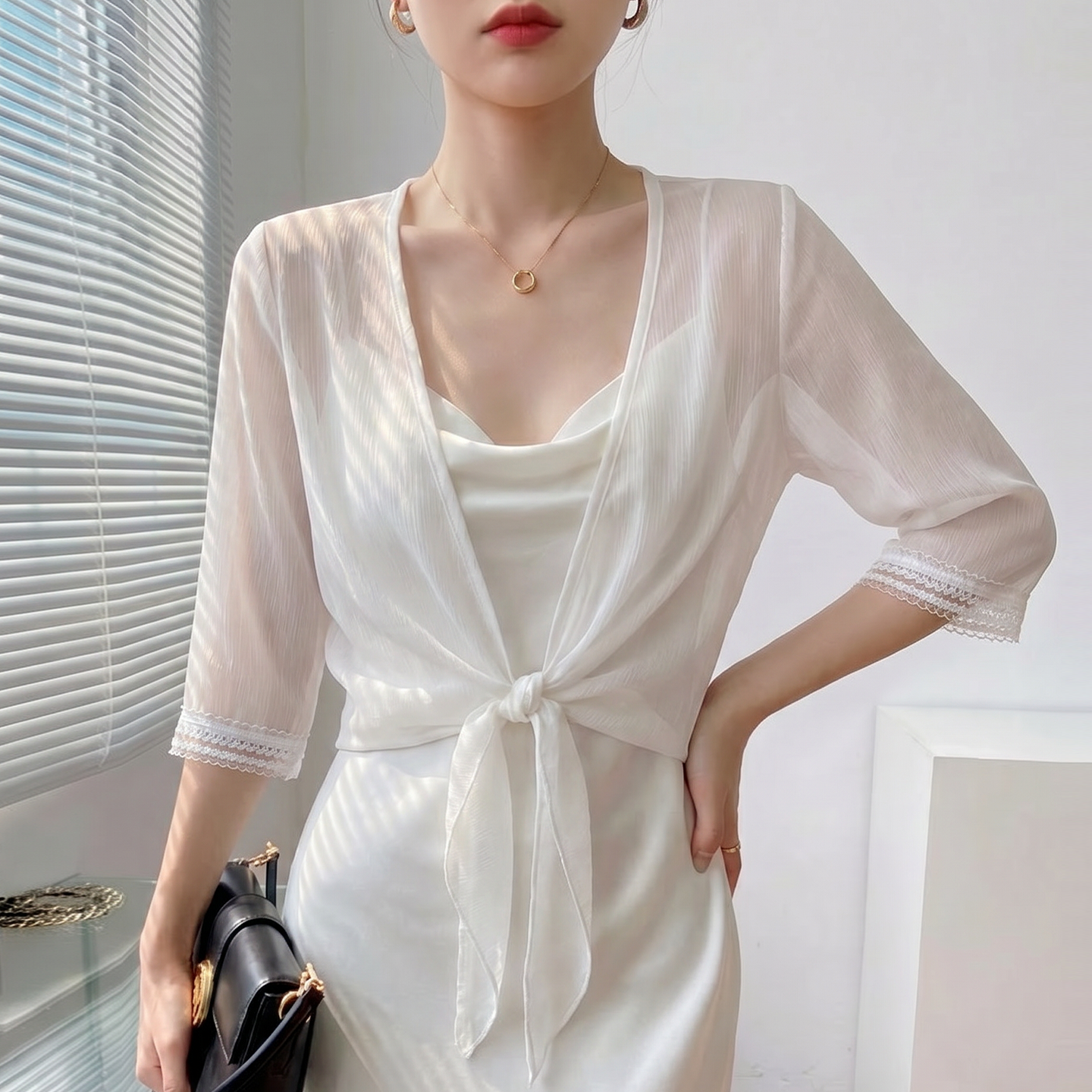 白色防晒开衫女夏季2026新款独特漂亮设计感系带短款蕾丝雪纺外搭