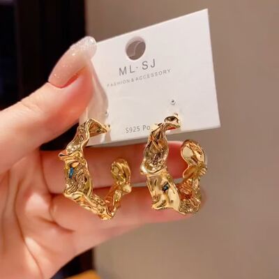 不规则金色耳环2026新款爆款高级感耳钉女小众设计感耳圈独特耳饰