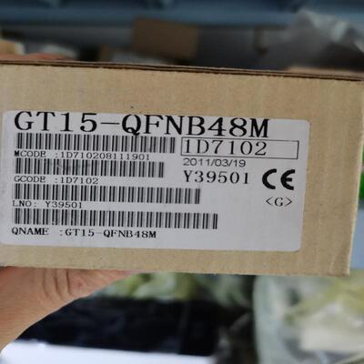 议价GT15-QFNB48M触摸屏储存卡实物拍摄售可维修