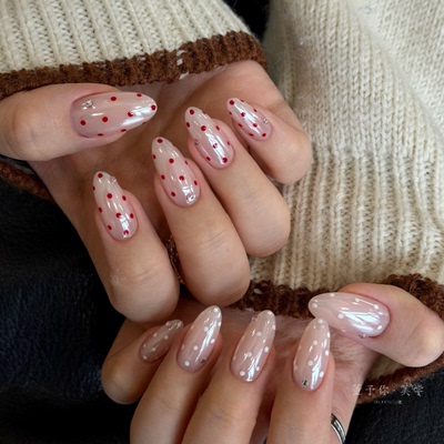 2026新款高级红白波点纯手工穿戴甲海莉气质杏仁美甲中长款甲片